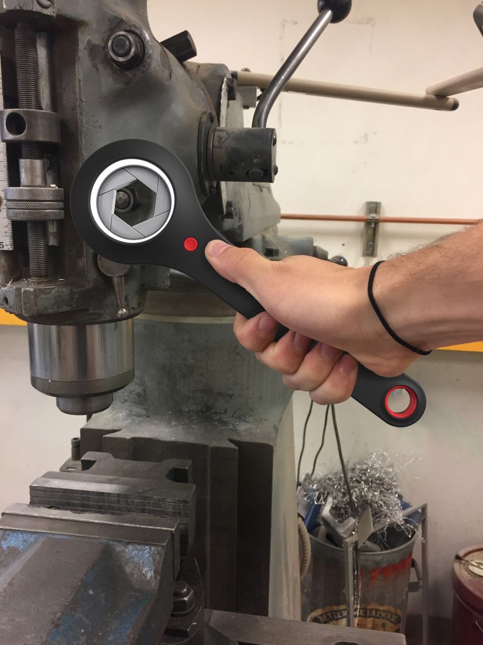 This Wrench is Designed Like the Aperture of a Camera to Fit Any Size ...