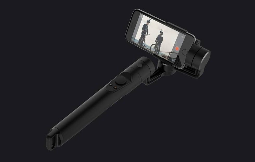 FlowMotion ONE is a Versatile Handheld Stabilizer for Smartphones and ...